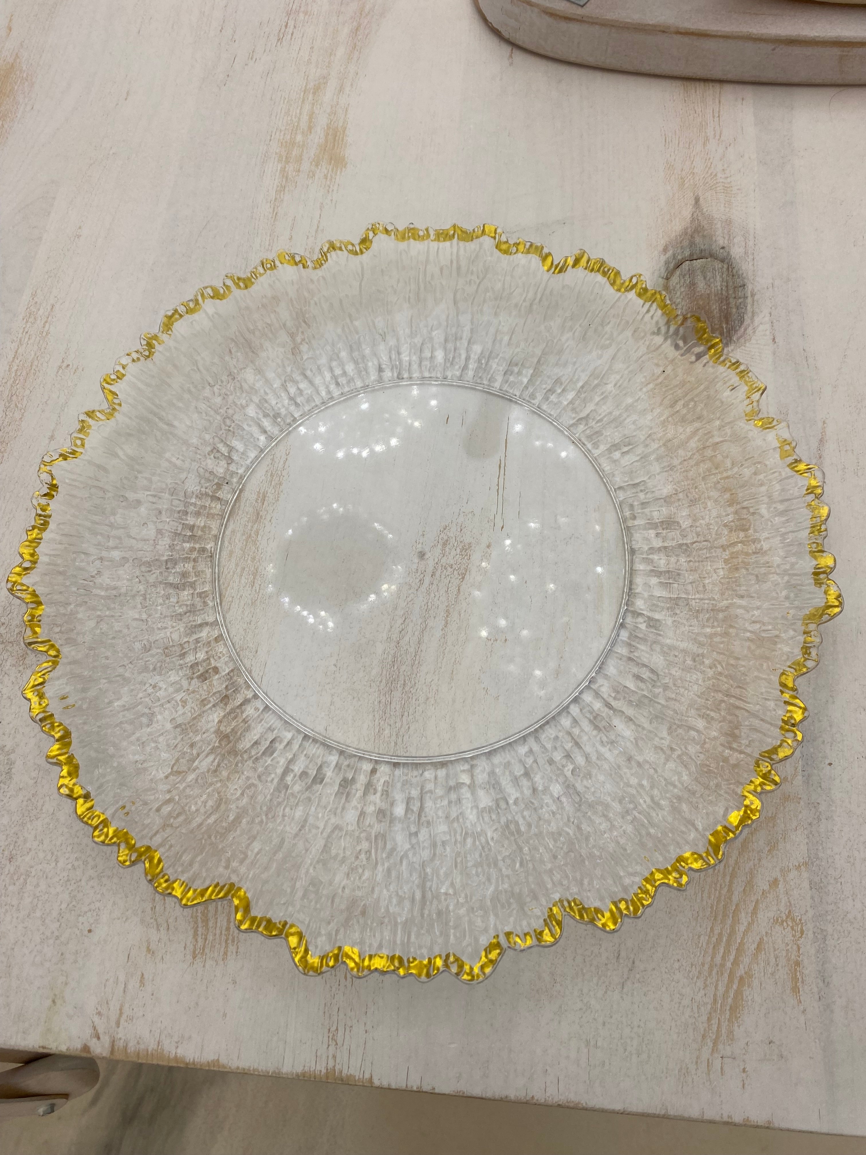 Clear Charger with Gold Trim – PBC Venue Inventory